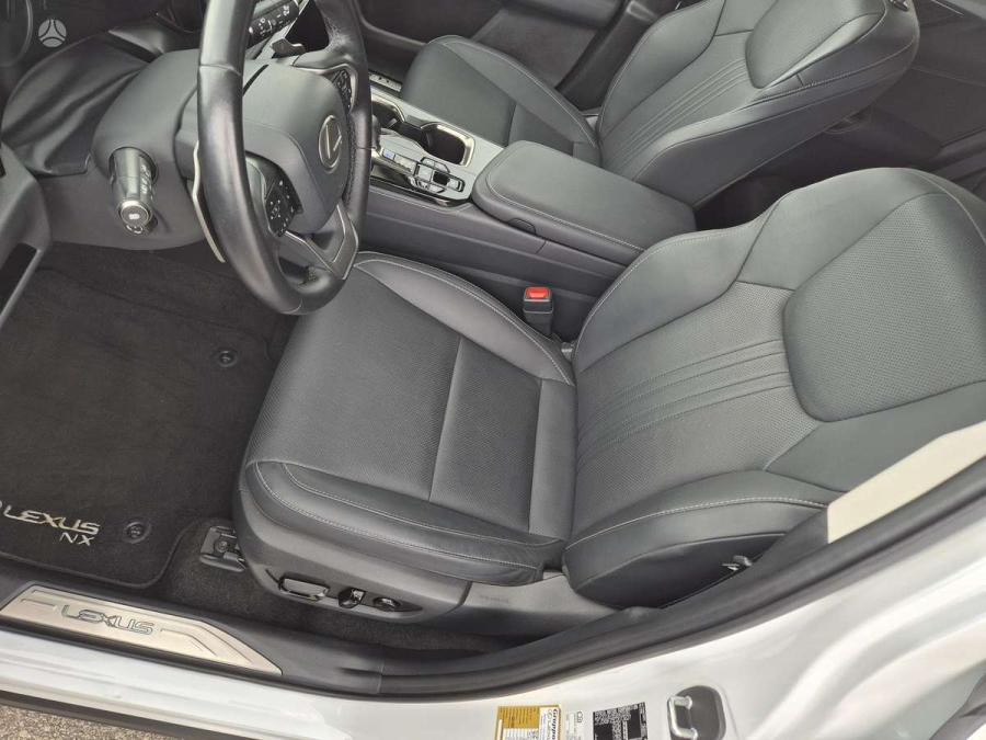 White Lexus NX 450h 2022 in Panevezys, with an engine capacity of 2.49 L and mileage of 60 thousand km for 43490 €, photo 11 on AUTOMOTO.COM.LV
