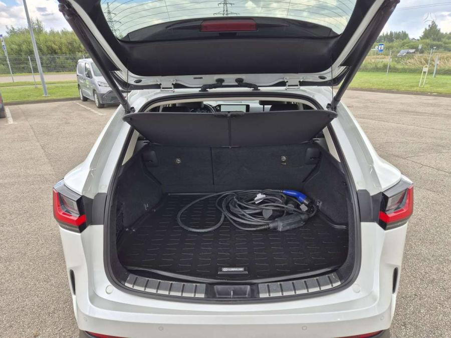 White Lexus NX 450h 2022 in Panevezys, with an engine capacity of 2.49 L and mileage of 60 thousand km for 43490 €, photo 14 on AUTOMOTO.COM.LV