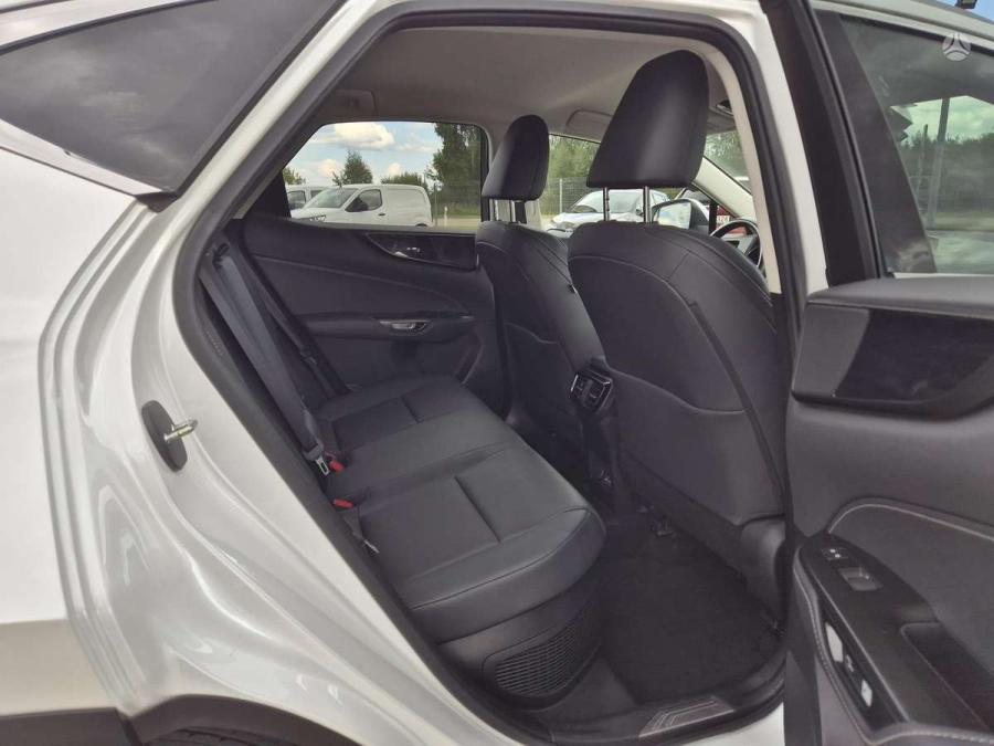 White Lexus NX 450h 2022 in Panevezys, with an engine capacity of 2.49 L and mileage of 60 thousand km for 43490 €, photo 16 on AUTOMOTO.COM.LV
