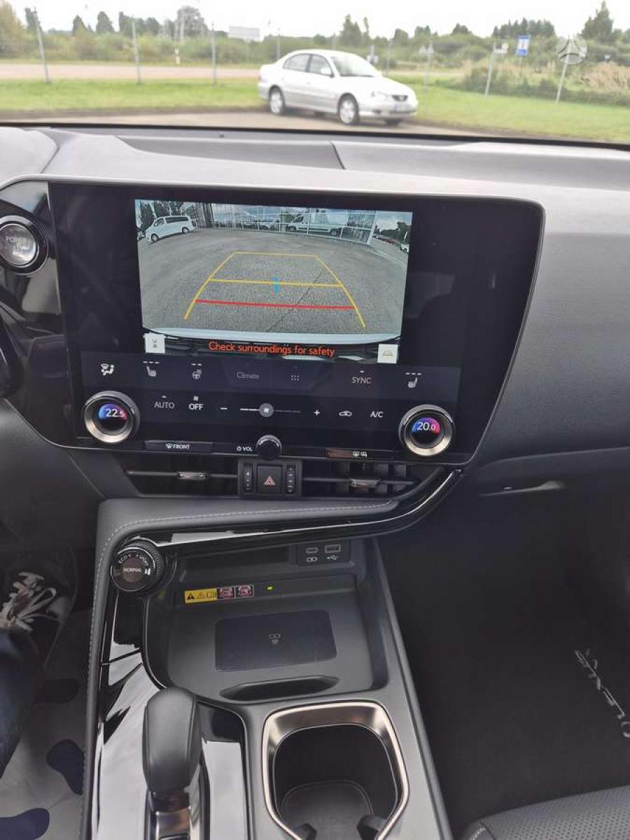 White Lexus NX 450h 2022 in Panevezys, with an engine capacity of 2.49 L and mileage of 60 thousand km for 43490 €, photo 21 on AUTOMOTO.COM.LV