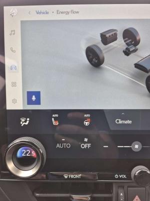 White Lexus NX 450h 2022 in Panevezys, with an engine capacity of 2.49 L and mileage of 60 thousand km for 43490 €, photo 23 on AUTOMOTO.COM.LV