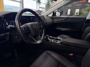 White Lexus NX 450h 2022 in Vilnius, with an engine capacity of 2.49 L and mileage of 29 thousand km for 46111 €, photo 11 on AUTOMOTO.COM.LV