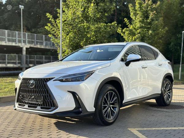 White Lexus NX 450h 2023 in Vilnius, with an engine capacity of 2.50 L and mileage of 29 thousand km for 49499 €, photo 1 on AUTOMOTO.COM.LV