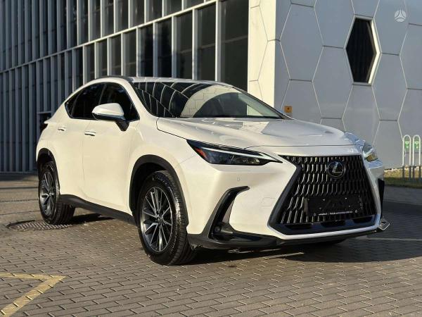 White Lexus NX 450h 2023 in Vilnius, with an engine capacity of 2.50 L and mileage of 29 thousand km for 49499 €, photo 3 on AUTOMOTO.COM.LV