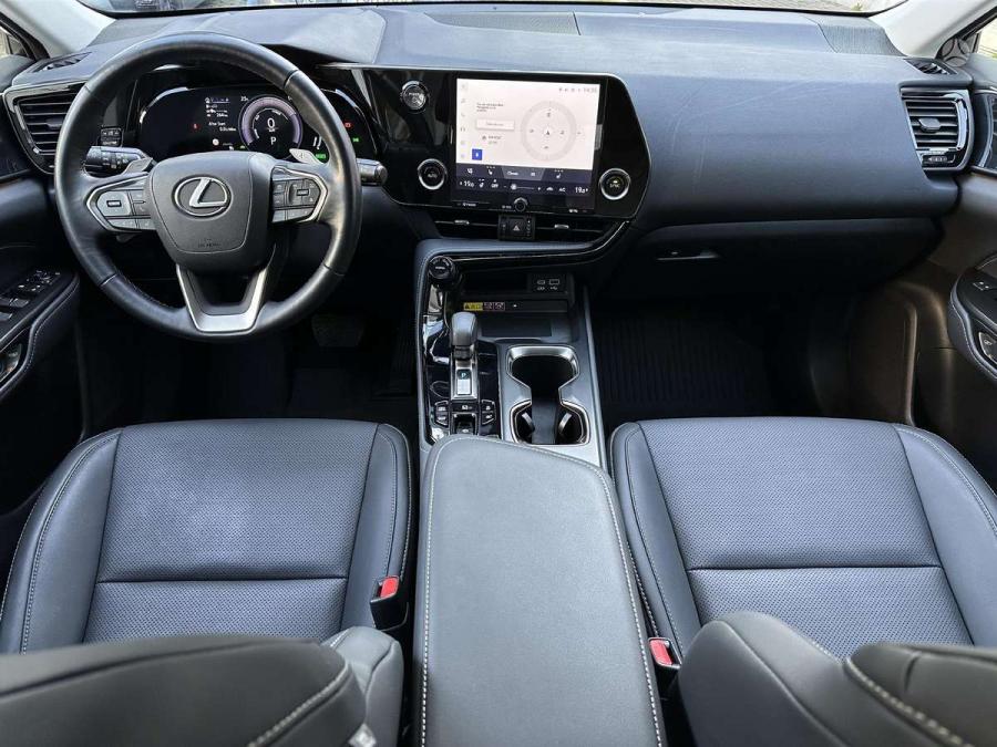 White Lexus NX 450h 2023 in Vilnius, with an engine capacity of 2.50 L and mileage of 29 thousand km for 49499 €, photo 16 on AUTOMOTO.COM.LV
