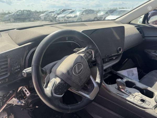 Белый Лексус NX 450h 2023 в Вильнюс, объемом двигателя 0.00 л и пробегом 90 тыс. км за 21000 €, фото 7 на AUTOMOTO.COM.LV