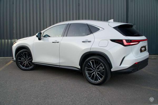 Balts Lexus NX 450h 2023 Viļņa, ar dzinēja tilpumu 2.49 L un nobraukumu 15 tūkst. km par 49900 €, foto 4 vietnē AUTOMOTO.COM.LV