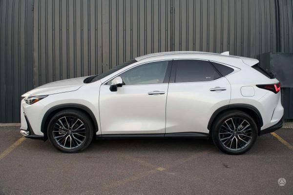 Balts Lexus NX 450h 2023 Viļņa, ar dzinēja tilpumu 2.49 L un nobraukumu 15 tūkst. km par 49900 €, foto 6 vietnē AUTOMOTO.COM.LV