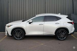 White Lexus NX 450h 2023 in Vilnius, with an engine capacity of 2.49 L and mileage of 15 thousand km for 49900 €, photo 7 on AUTOMOTO.COM.LV