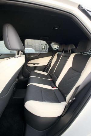 White Lexus NX 450h 2023 in Vilnius, with an engine capacity of 2.49 L and mileage of 15 thousand km for 49900 €, photo 17 on AUTOMOTO.COM.LV