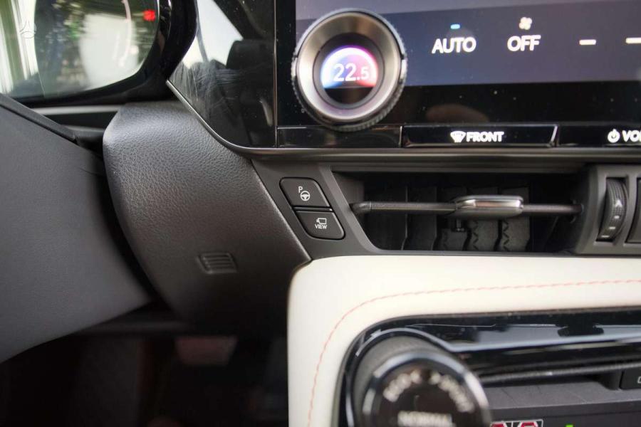 White Lexus NX 450h 2023 in Vilnius, with an engine capacity of 2.49 L and mileage of 15 thousand km for 49900 €, photo 19 on AUTOMOTO.COM.LV
