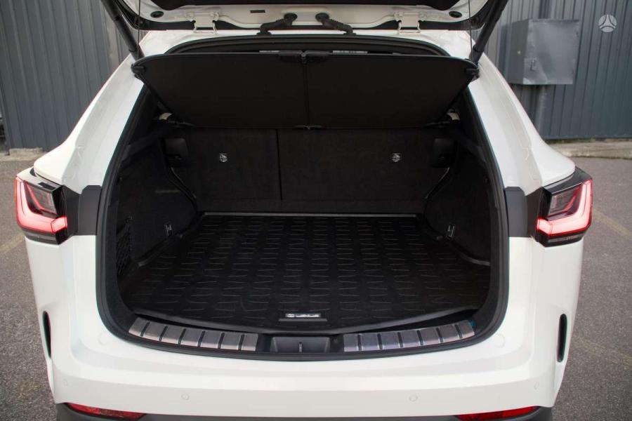 White Lexus NX 450h 2023 in Vilnius, with an engine capacity of 2.49 L and mileage of 15 thousand km for 49900 €, photo 22 on AUTOMOTO.COM.LV