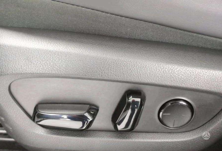 White Lexus NX 450h 2023 in Vilnius, with an engine capacity of 2.49 L and mileage of 13 thousand km for 54000 €, photo 12 on AUTOMOTO.COM.LV