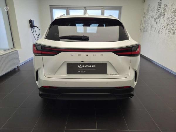 White Lexus NX 450h 2023 in Kaunas, with an engine capacity of 2.49 L and mileage of 30 thousand km for 48900 €, photo 5 on AUTOMOTO.COM.LV
