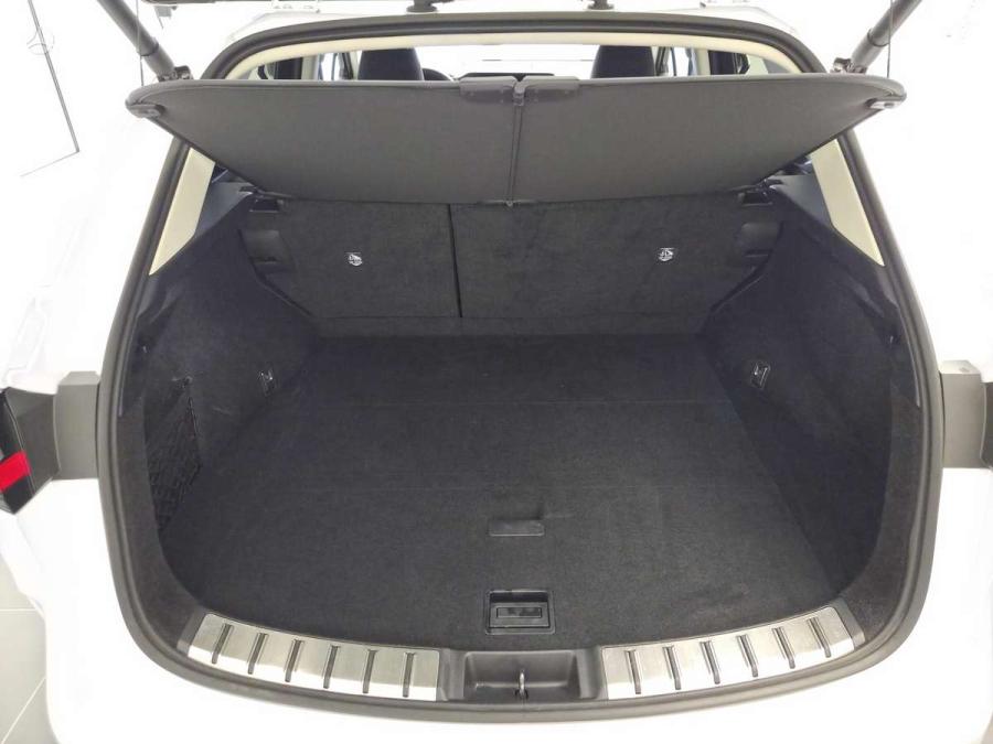 White Lexus NX 450h 2023 in Kaunas, with an engine capacity of 2.49 L and mileage of 30 thousand km for 48900 €, photo 7 on AUTOMOTO.COM.LV