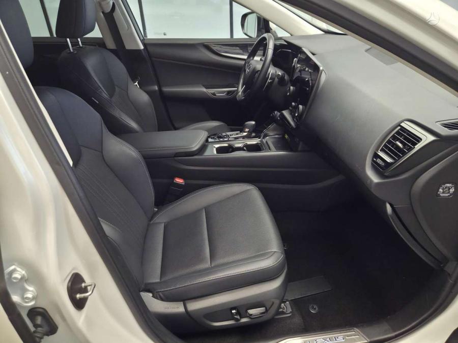 White Lexus NX 450h 2023 in Kaunas, with an engine capacity of 2.49 L and mileage of 30 thousand km for 48900 €, photo 8 on AUTOMOTO.COM.LV