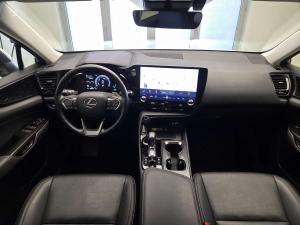 White Lexus NX 450h 2023 in Kaunas, with an engine capacity of 2.49 L and mileage of 30 thousand km for 48900 €, photo 12 on AUTOMOTO.COM.LV