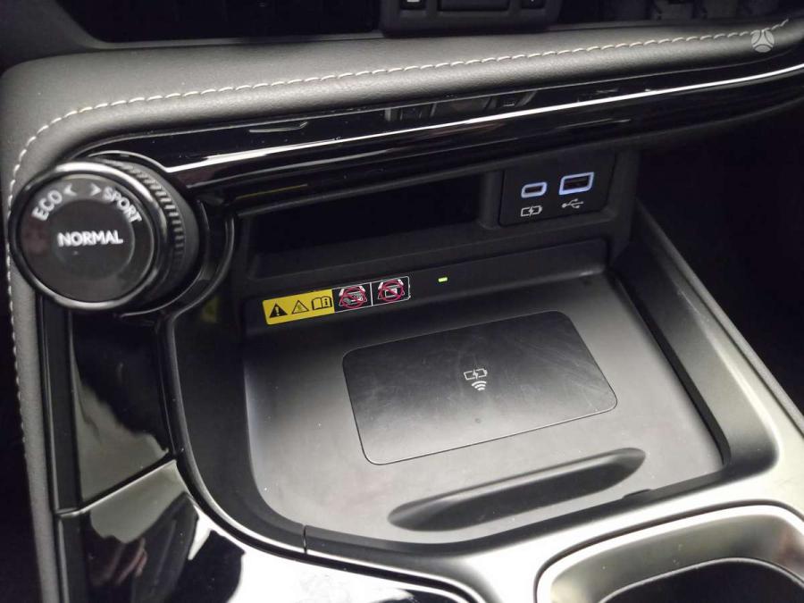 White Lexus NX 450h 2023 in Kaunas, with an engine capacity of 2.49 L and mileage of 30 thousand km for 48900 €, photo 13 on AUTOMOTO.COM.LV