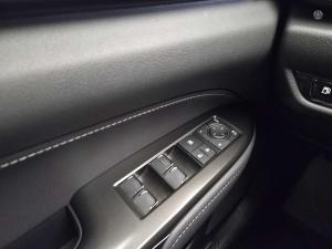 White Lexus NX 450h 2023 in Kaunas, with an engine capacity of 2.49 L and mileage of 30 thousand km for 48900 €, photo 15 on AUTOMOTO.COM.LV