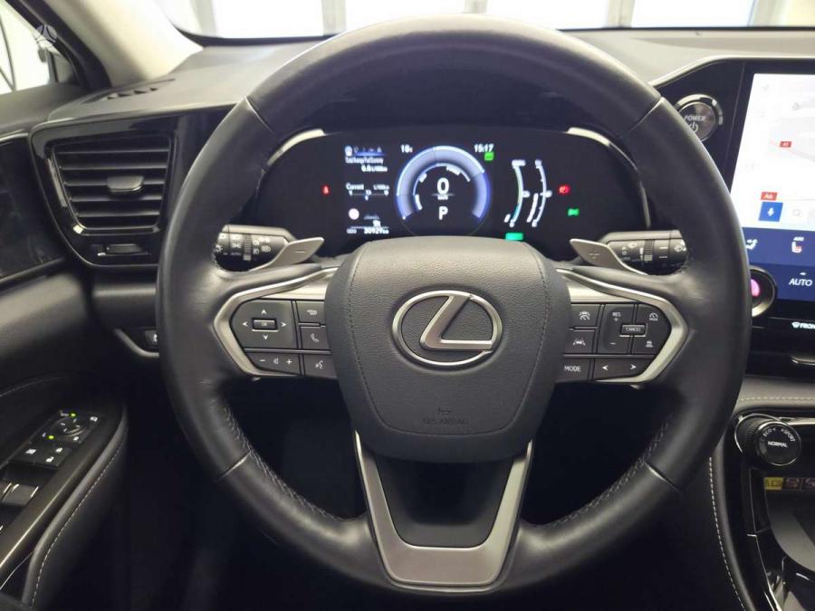 White Lexus NX 450h 2023 in Kaunas, with an engine capacity of 2.49 L and mileage of 30 thousand km for 48900 €, photo 16 on AUTOMOTO.COM.LV
