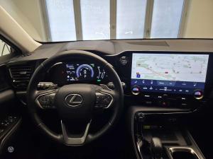 White Lexus NX 450h 2023 in Kaunas, with an engine capacity of 2.49 L and mileage of 30 thousand km for 48900 €, photo 21 on AUTOMOTO.COM.LV