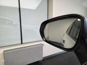 White Lexus NX 450h 2023 in Kaunas, with an engine capacity of 2.49 L and mileage of 30 thousand km for 48900 €, photo 23 on AUTOMOTO.COM.LV