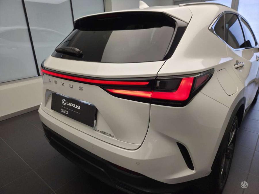 White Lexus NX 450h 2023 in Kaunas, with an engine capacity of 2.49 L and mileage of 30 thousand km for 48900 €, photo 25 on AUTOMOTO.COM.LV