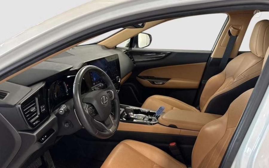 Белый Лексус NX 450h 2023 в Вильнюс, объемом двигателя 2.50 л и пробегом 71 тыс. км за 46000 €, фото 6 на AUTOMOTO.COM.LV