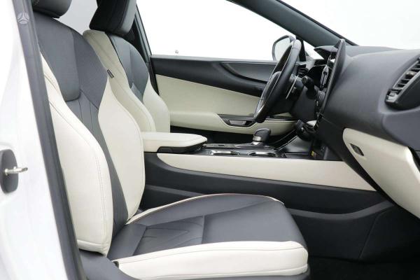 Balts Lexus NX 450h 2024 Viļņa, ar dzinēja tilpumu 2.49 L un nobraukumu 75 tūkst. km par 48900 €, foto 8 vietnē AUTOMOTO.COM.LV