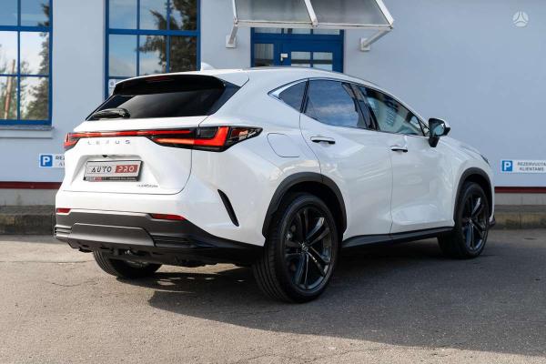 White Lexus NX 450h 2025 in Vilnius, with an engine capacity of 2.49 L and mileage of 2 thousand km for 60500 €, photo 8 on AUTOMOTO.COM.LV