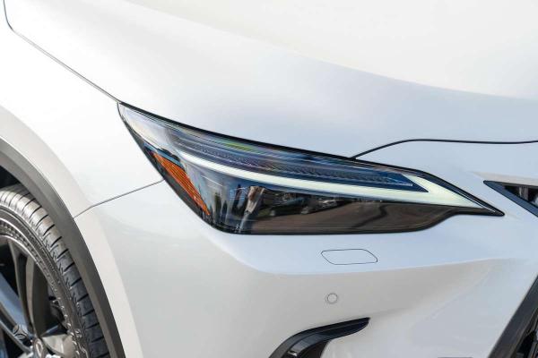 White Lexus NX 450h 2025 in Vilnius, with an engine capacity of 2.49 L and mileage of 2 thousand km for 60500 €, photo 11 on AUTOMOTO.COM.LV