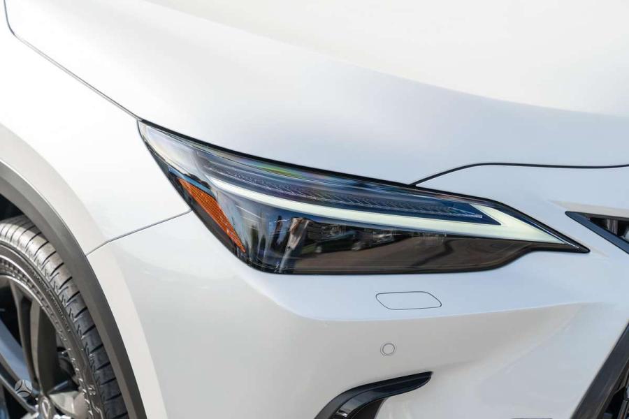 White Lexus NX 450h 2025 in Vilnius, with an engine capacity of 2.49 L and mileage of 2 thousand km for 60500 €, photo 11 on AUTOMOTO.COM.LV