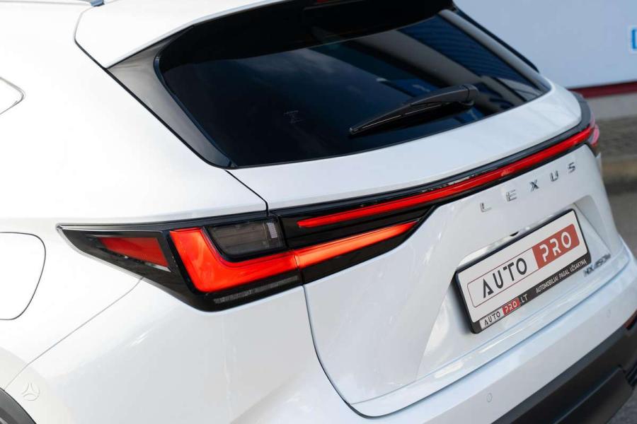 White Lexus NX 450h 2025 in Vilnius, with an engine capacity of 2.49 L and mileage of 2 thousand km for 60500 €, photo 13 on AUTOMOTO.COM.LV