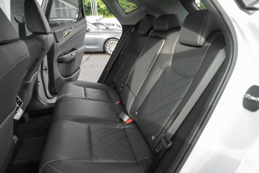 White Lexus NX 450h 2025 in Vilnius, with an engine capacity of 2.49 L and mileage of 2 thousand km for 60500 €, photo 35 on AUTOMOTO.COM.LV