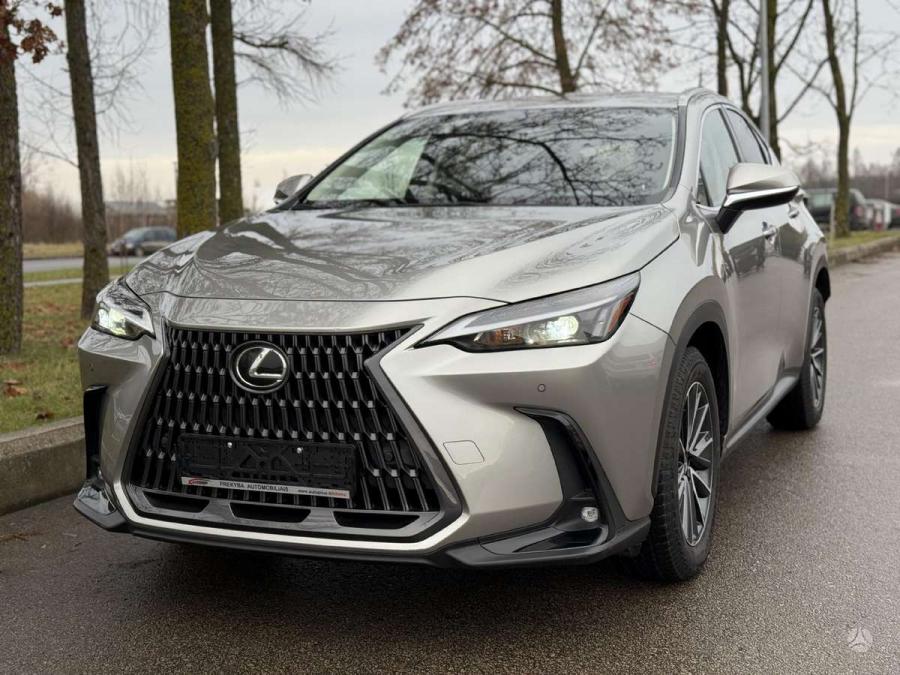 Yellow Lexus NX 450h 2022 in Panevezys, with an engine capacity of 2.49 L and mileage of 82 thousand km for 42900 €, photo 4 on AUTOMOTO.COM.LV