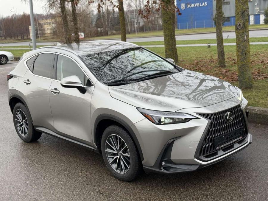 Yellow Lexus NX 450h 2022 in Panevezys, with an engine capacity of 2.49 L and mileage of 82 thousand km for 42900 €, photo 23 on AUTOMOTO.COM.LV