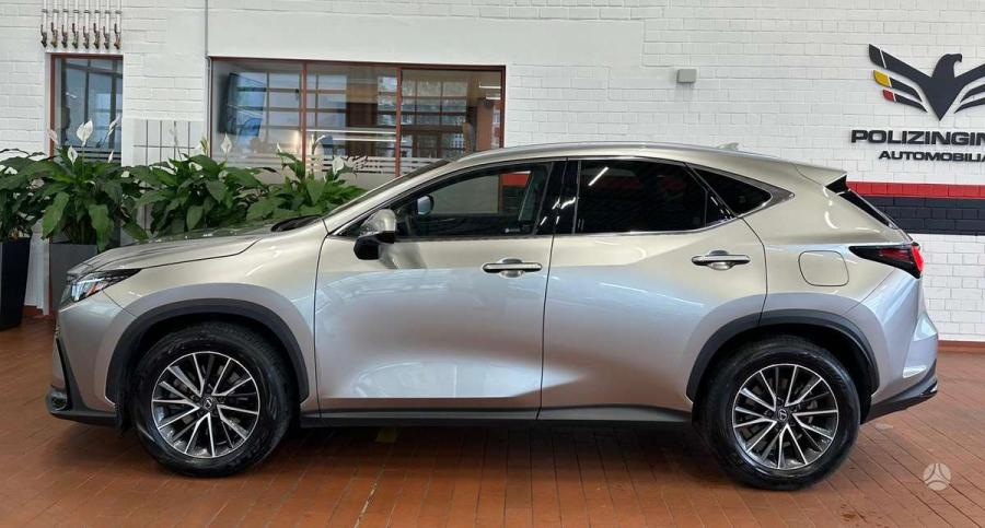 Yellow Lexus NX 450h 2024 in Kaunas, with an engine capacity of 2.49 L and mileage of 43 thousand km for 44900 €, photo 5 on AUTOMOTO.COM.LV