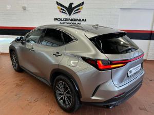 Yellow Lexus NX 450h 2024 in Kaunas, with an engine capacity of 2.49 L and mileage of 43 thousand km for 44900 €, photo 8 on AUTOMOTO.COM.LV