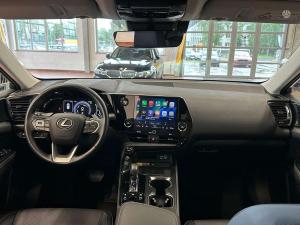 Yellow Lexus NX 450h 2024 in Kaunas, with an engine capacity of 2.49 L and mileage of 43 thousand km for 44900 €, photo 9 on AUTOMOTO.COM.LV