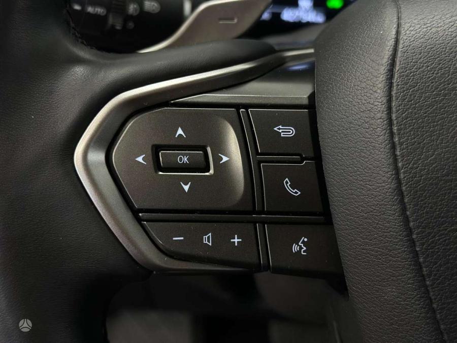 Yellow Lexus NX 450h 2024 in Kaunas, with an engine capacity of 2.49 L and mileage of 43 thousand km for 44900 €, photo 14 on AUTOMOTO.COM.LV