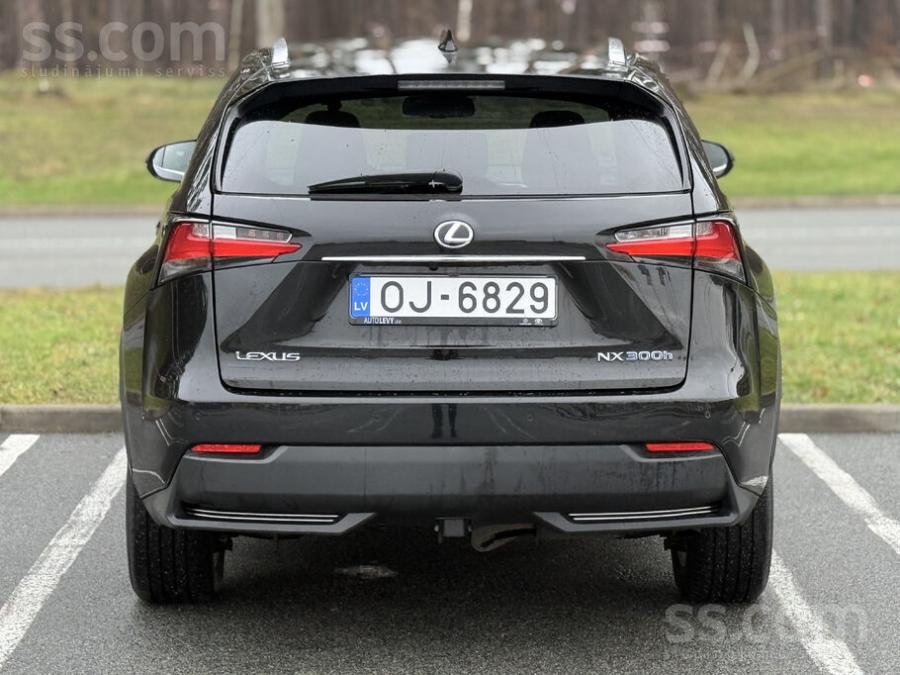 Black Lexus NX 2015 in Riga, with an engine capacity of 2.50 L and mileage of 147 thousand km for 22550 €, photo 7 on AUTOMOTO.COM.LV