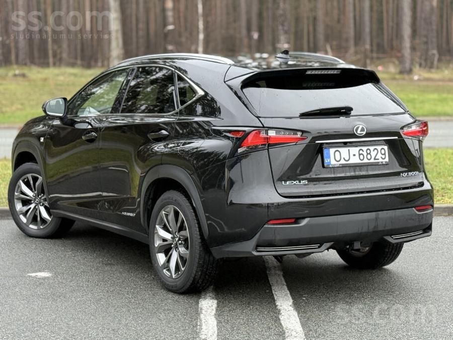 Black Lexus NX 2015 in Riga, with an engine capacity of 2.50 L and mileage of 147 thousand km for 22550 €, photo 8 on AUTOMOTO.COM.LV