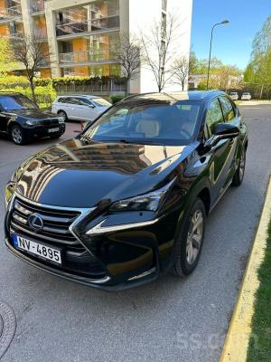 Melns Lexus NX 2015 Rīga, ar dzinēja tilpumu 2.50 L un nobraukumu 130 tūkst. km par 22753 €, foto 3 vietnē AUTOMOTO.COM.LV