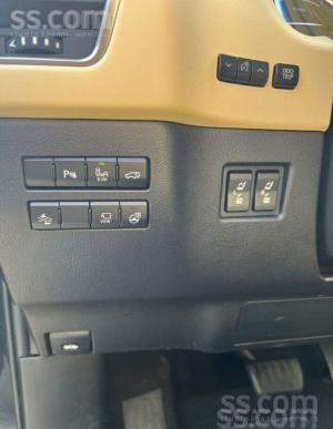 Melns Lexus NX 2015 Rīga, ar dzinēja tilpumu 2.50 L un nobraukumu 130 tūkst. km par 22753 €, foto 14 vietnē AUTOMOTO.COM.LV