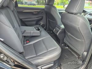 Melns Lexus NX 2015 Tallina, ar dzinēja tilpumu 2.50 L un nobraukumu 193 tūkst. km par 19990 €, foto 3 vietnē AUTOMOTO.COM.LV