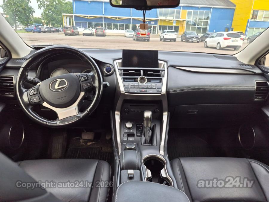 Melns Lexus NX 2015 Tallina, ar dzinēja tilpumu 2.50 L un nobraukumu 193 tūkst. km par 19990 €, foto 4 vietnē AUTOMOTO.COM.LV