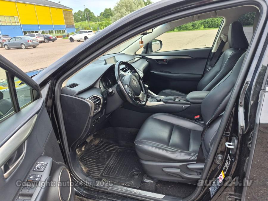 Melns Lexus NX 2015 Tallina, ar dzinēja tilpumu 2.50 L un nobraukumu 193 tūkst. km par 19990 €, foto 5 vietnē AUTOMOTO.COM.LV