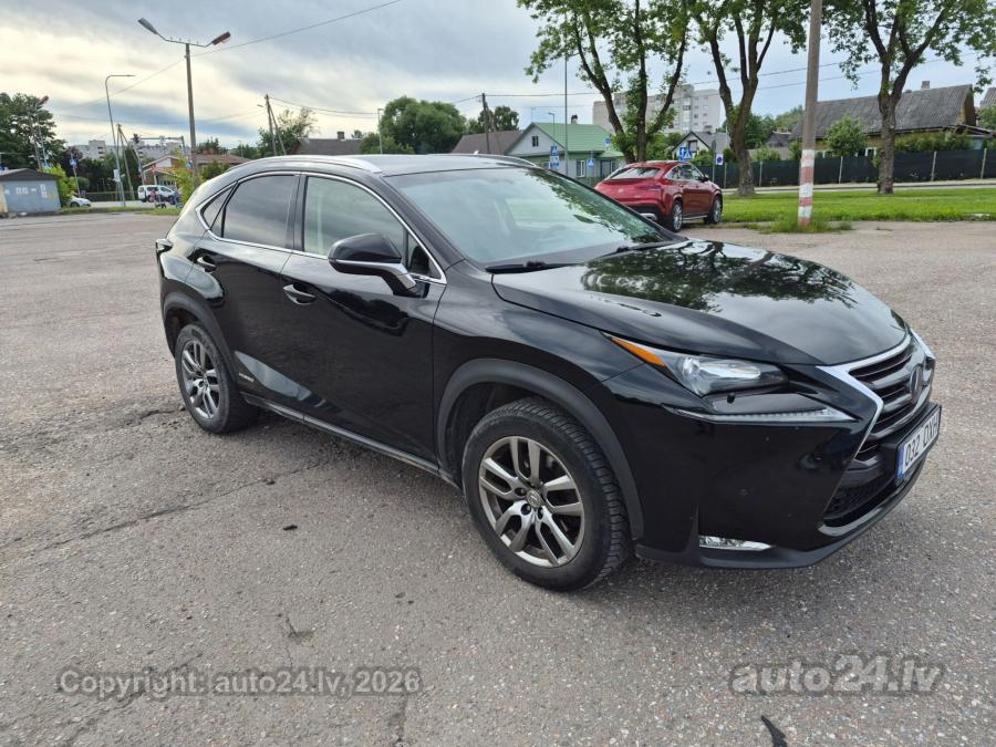 Melns Lexus NX 2015 Tallina, ar dzinēja tilpumu 2.50 L un nobraukumu 193 tūkst. km par 19990 €, foto 8 vietnē AUTOMOTO.COM.LV