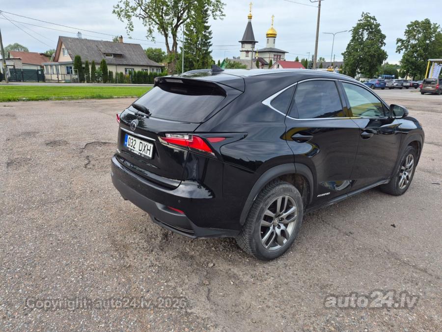 Melns Lexus NX 2015 Tallina, ar dzinēja tilpumu 2.50 L un nobraukumu 193 tūkst. km par 19990 €, foto 10 vietnē AUTOMOTO.COM.LV