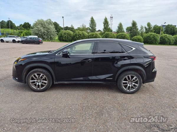 Melns Lexus NX 2015 Tallina, ar dzinēja tilpumu 2.50 L un nobraukumu 193 tūkst. km par 19990 €, foto 10 vietnē AUTOMOTO.COM.LV